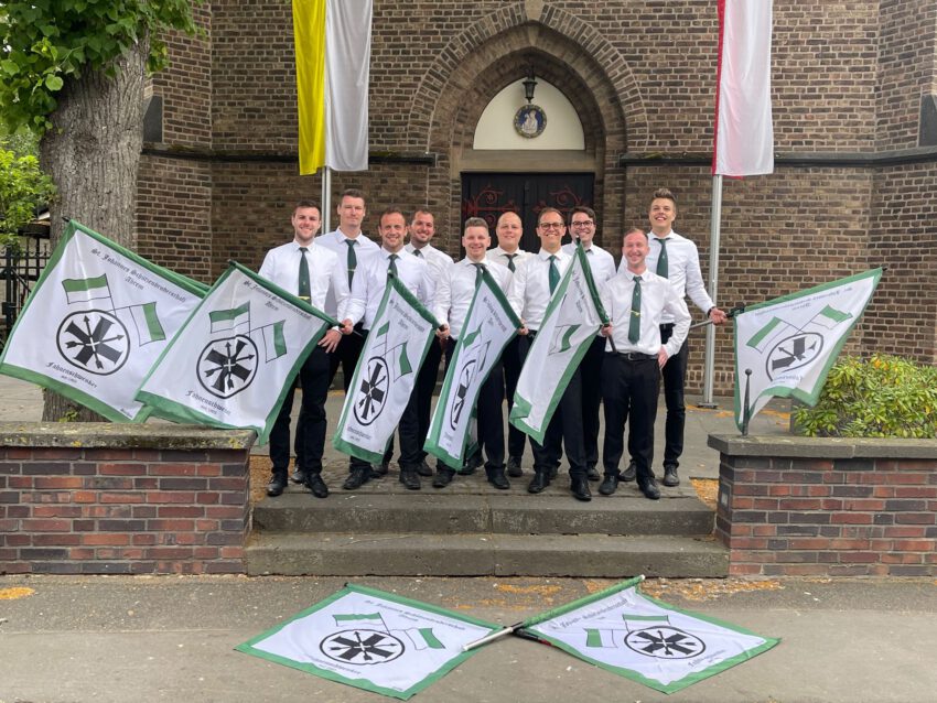 Fahnenschwenkergruppe – St. Jann Ahrem